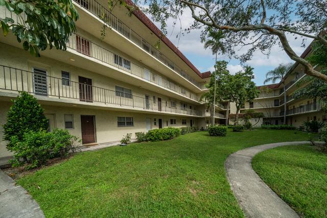 Lakes of Inverrary Condominiums Lauderhill Real Estate - Lakes of ...