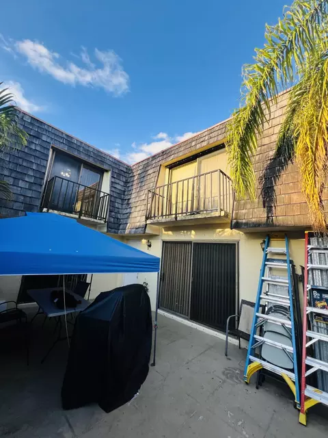 302 Woodland Rd, Palm Springs, FL 33461 | 29 Photos - Movoto