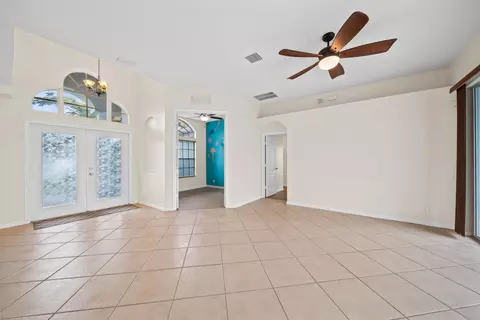 552 SW Tarra Ave, Port Saint Lucie, FL 34953 | 37 Photos - Movoto