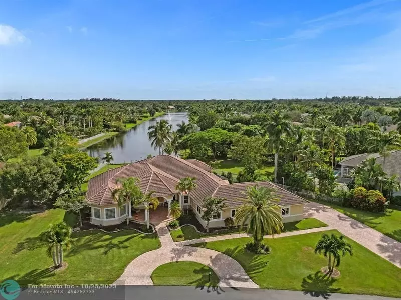 13152 SW 21st Pl, Davie, FL 33325 | 81 Photos - Movoto