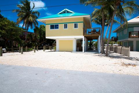 16 E Kyle Way, Marathon, FL 33050 - Movoto