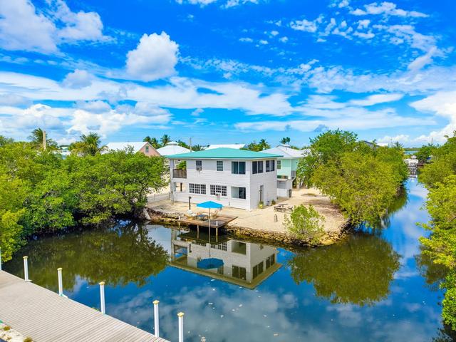 27358 Jamaica Ln, Ramrod Key, FL 33042 | MLS# 620276 | 59 Photos - Movoto