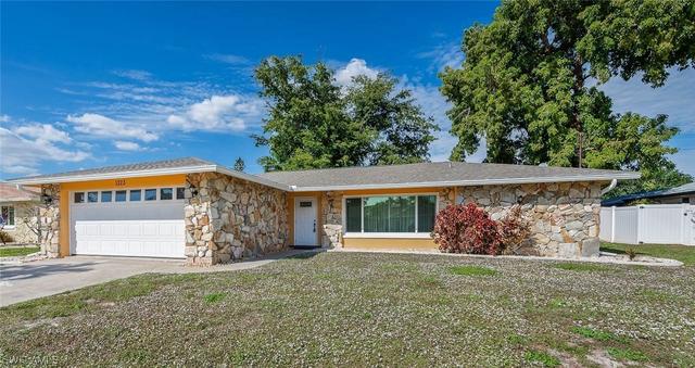 1323 SE 44th Ter, Cape Coral, FL 33904 | 18 Photos - Movoto