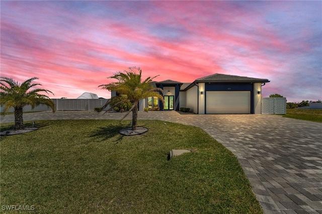 405 SW 14th Ave, Cape Coral, FL 33991 | MLS# 225033824 | 40 Photos - Movoto