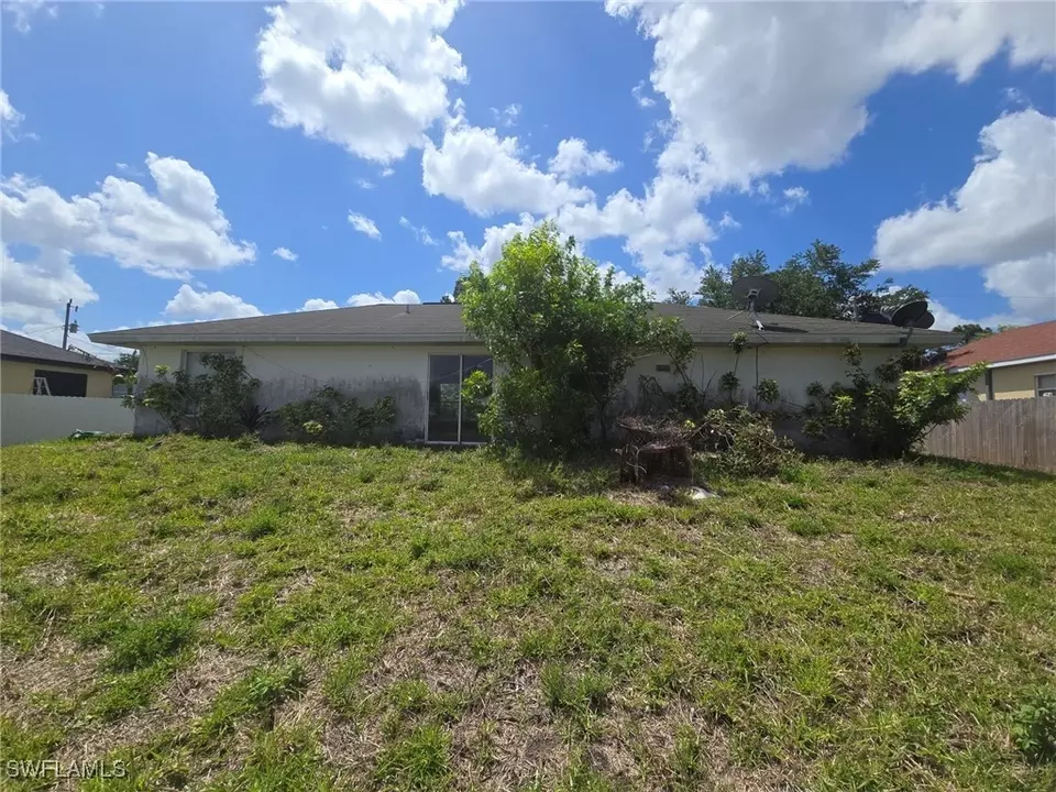 2912 11th St W, Lehigh Acres, FL 33971 | MLS# 225034296 | 10 Photos - Movoto