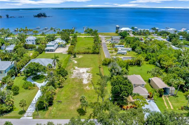 Multi-family for Sale in Roseland FL