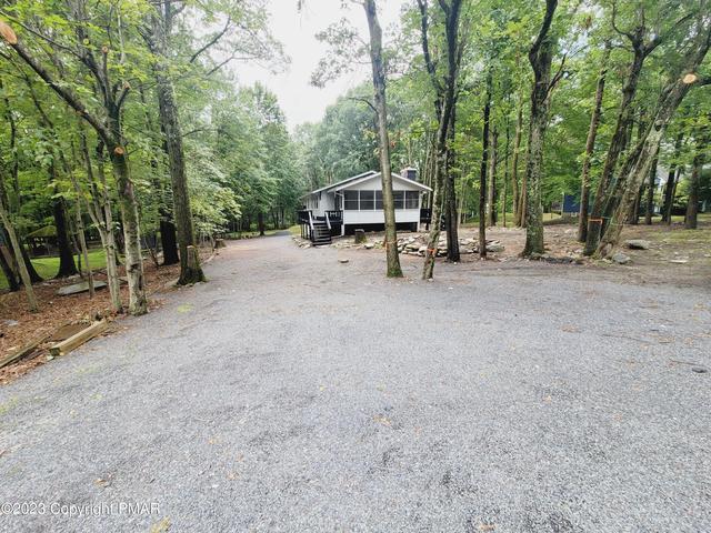 4932 W Pine Ridge Dr, Bushkill, PA 18324 | 38 Photos - Movoto