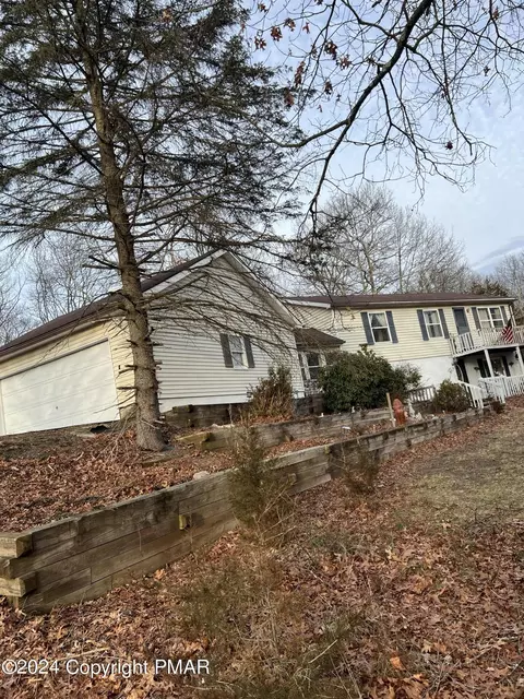 167 Municipal Dr, Bushkill, PA 18324 | 86 Photos - Movoto