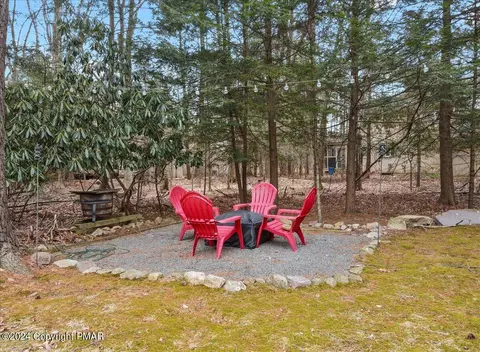 214 Split Rock Ln, Pocono Summit, PA 18346 - Movoto