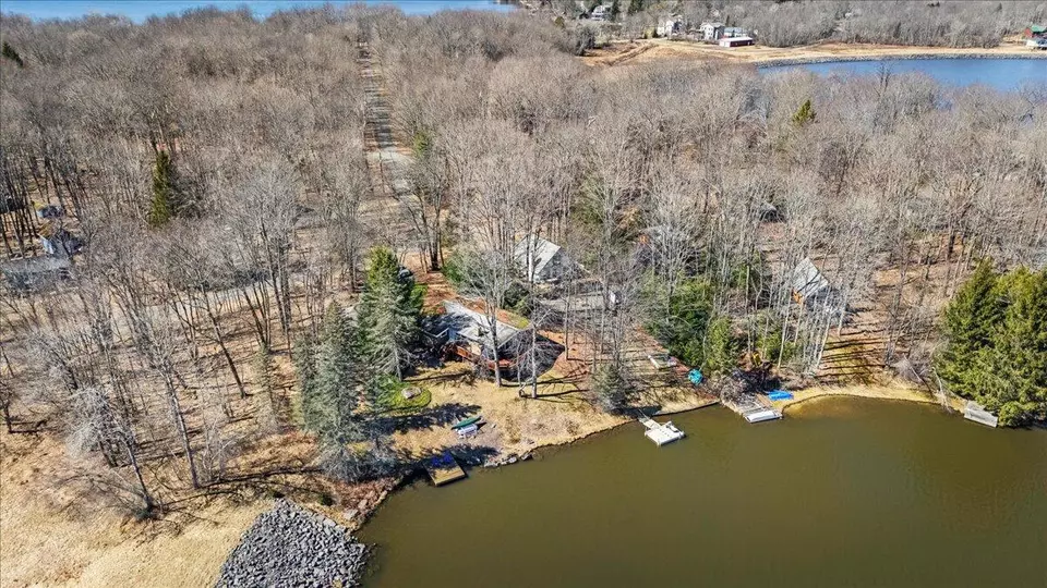 115 Podunk Path, Pocono Lake, PA 18347 | 43 Photos - Movoto