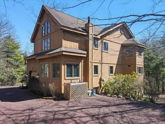 6102 Lakeview Dr, Pocono Pines, PA 18350 | MLS# PM-130554 | 110 Photos ...