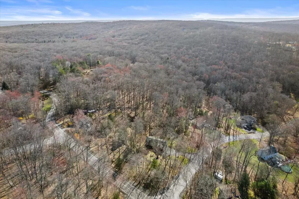 2109 Deerfield Way, Scotrun, PA 18355 | MLS# PM-131196 | 48 Photos - Movoto