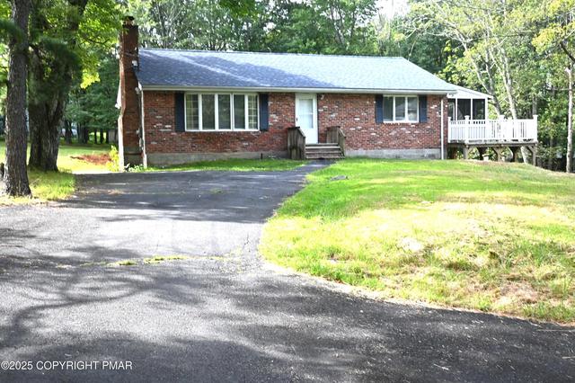 2167 Bushkill Cir, Bushkill, PA 18324 | MLS# PM-135252 | 22 Photos - Movoto