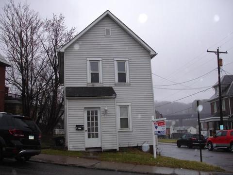 209 W Wayne St, Butler, PA 16001 | 25 Photos | MLS #1435450 - Movoto