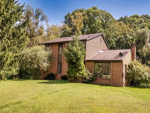 107 Spring Hollow Dr, Vandergrift, PA 15690 | 25 Photos | MLS #1576307 ...