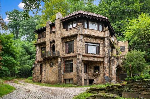 617 Center Ave, Aspinwall, PA 15215 | 25 Photos | MLS #1587352 - Movoto