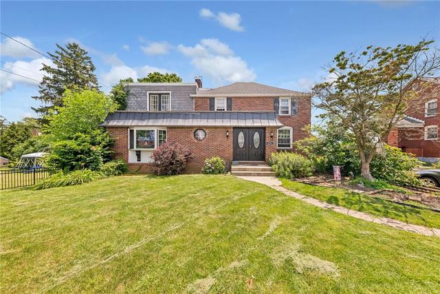 1017 Mccoy Rd, Mckees Rocks, PA 15136 | 33 Photos | MLS #1614974 - Movoto