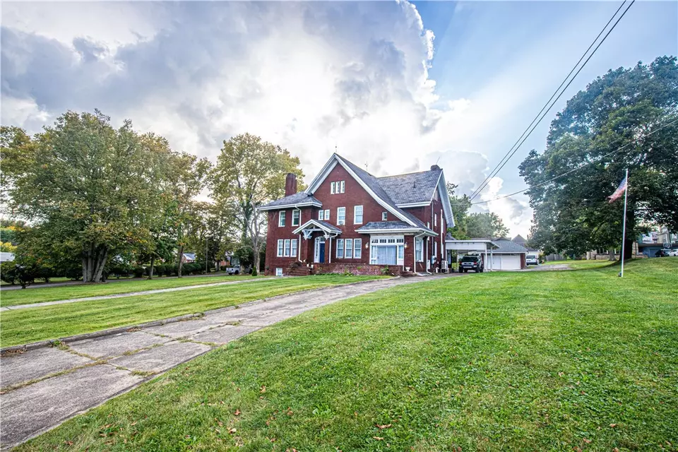 34 Derrick Ave, Uniontown, PA 15401 | 35 Photos - Movoto