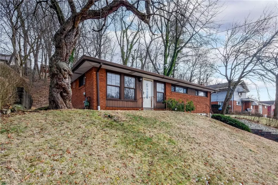 124 Gilmore Dr, Pittsburgh, PA 15235 | 32 Photos - Movoto