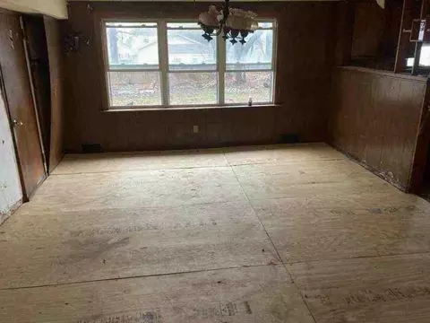 4828 Conway St, Erie, PA 16509 | 11 Photos - Movoto