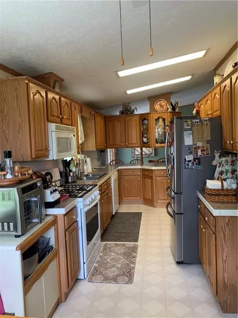 2041 Broadway Ave, Greensburg, PA 15601 | 13 Photos - Movoto