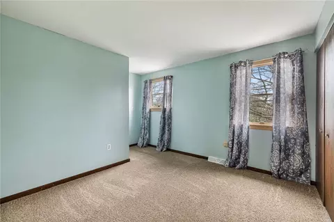 1009 Piney Ridge Dr, South Park, PA 15129 | 43 Photos - Movoto