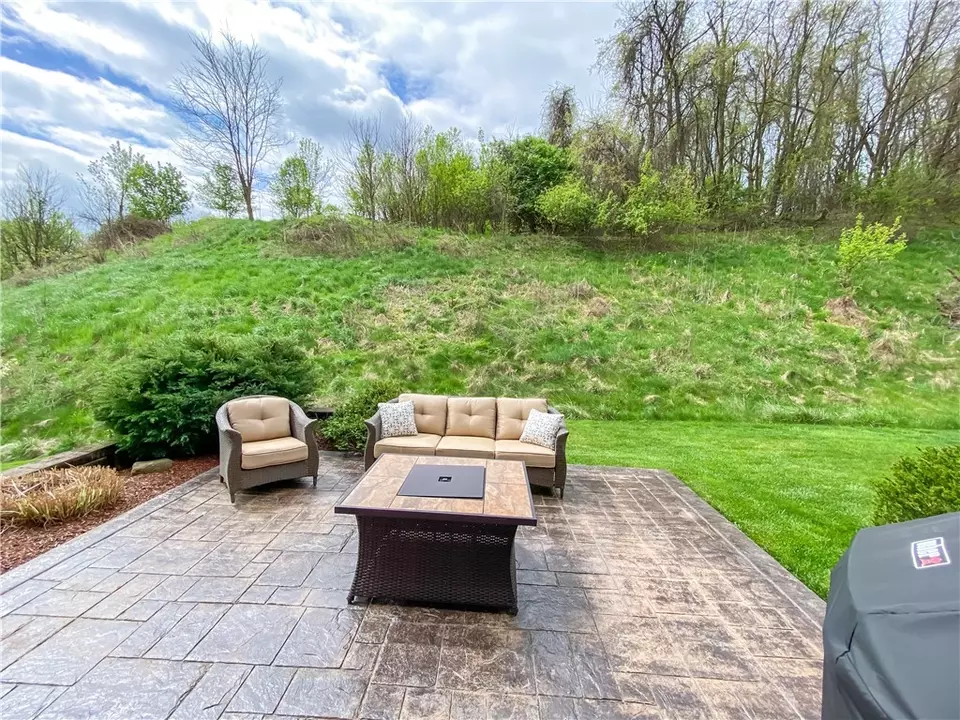 836 Greenhaven Dr, Bethel Park, PA 15102 | 31 Photos - Movoto