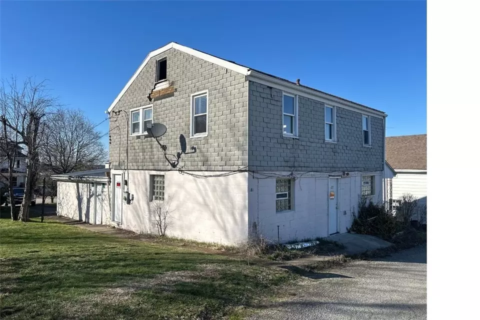 481 Braddock Ave, Uniontown, PA 15401 | MLS# 1693145 | 3 Photos - Movoto