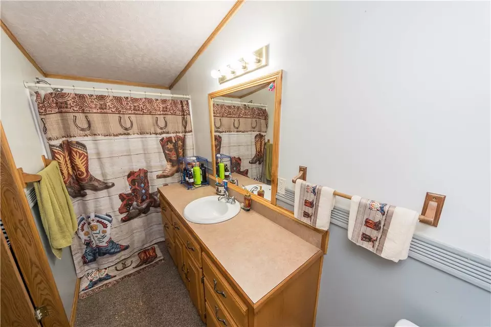 1142 Mount Morris Rd, Waynesburg, PA 15370 | 31 Photos - Movoto