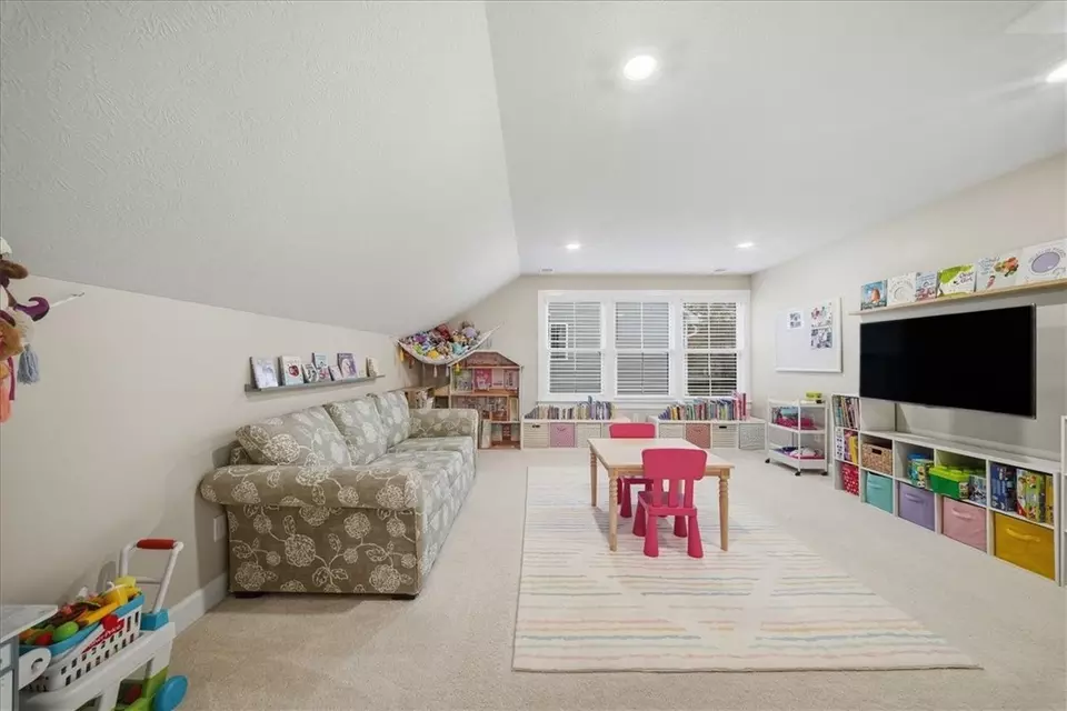 321 Crest Ln, Mars, PA 16046 | MLS# 1731052 | 48 Photos - Movoto