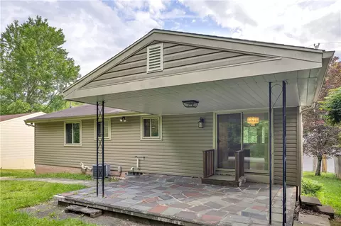 721 Pine Valley Dr, Pittsburgh, PA 15239 | MLS# 1759489 | 29 Photos ...