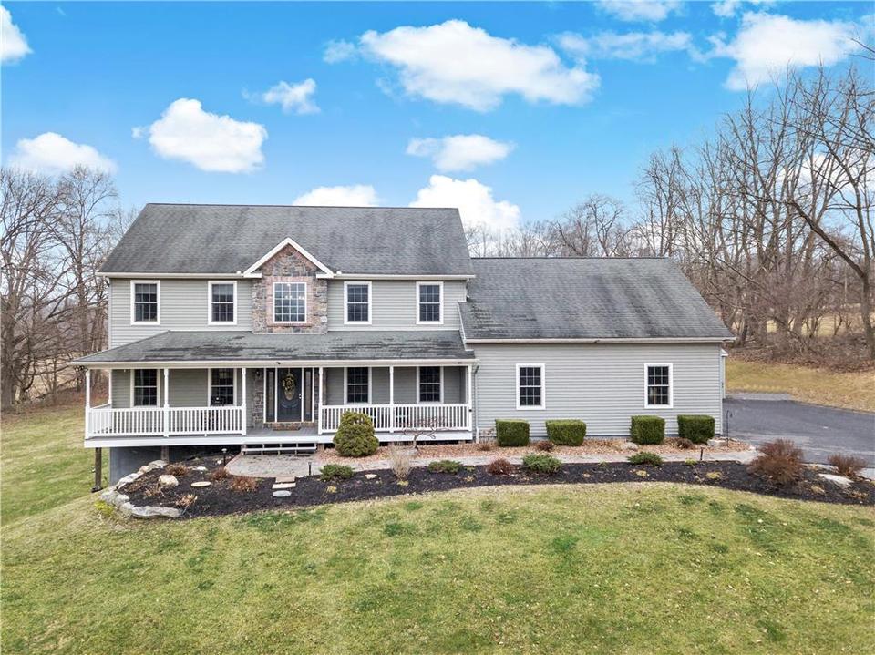 346 Springfield Dr, Bangor, PA 18013 | 38 Photos - Movoto