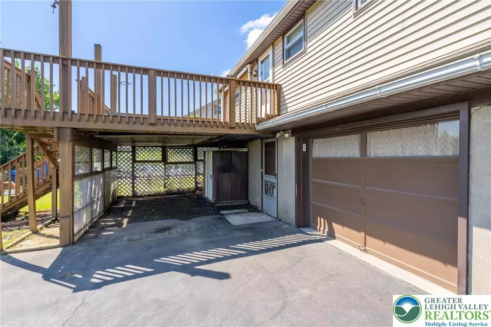 6522 Sullivan Trl, Wind Gap, PA 18091 | MLS# 761996 | 37 Photos - Movoto