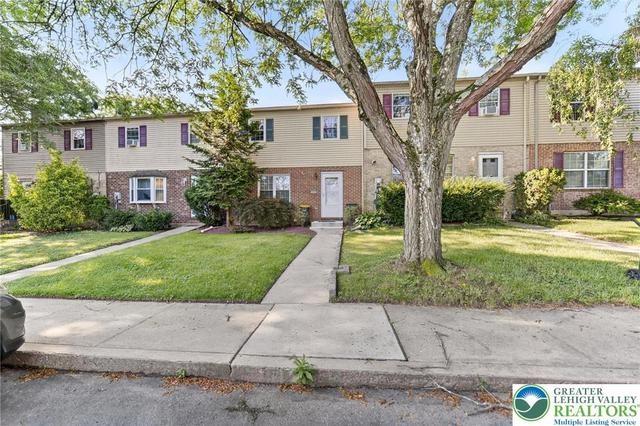 318 Tupelo Ct, Allentown, PA 18104 | MLS# 762300 | 22 Photos - Movoto