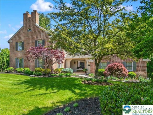 3045 Sheffield Dr, Emmaus, PA 18049 | MLS# 767204 | 95 Photos - Movoto
