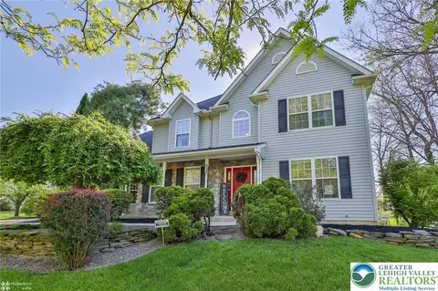2325 Chablis Dr, Macungie, PA 18062 | MLS# 776592 | 41 Photos - Movoto