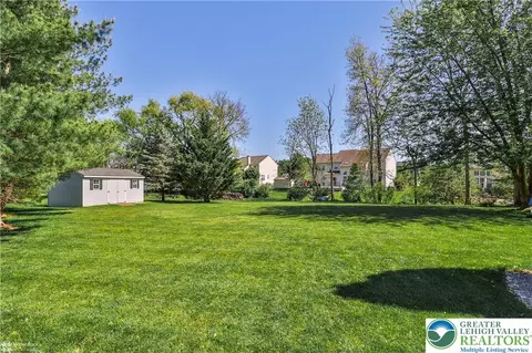 2325 Chablis Dr, Macungie, PA 18062 | MLS# 776592 | 41 Photos - Movoto