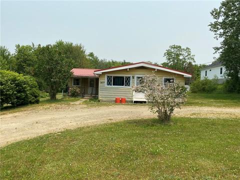 2677 Clark Rd, Erie, PA 16510 | 8 Photos | MLS #167316 - Movoto