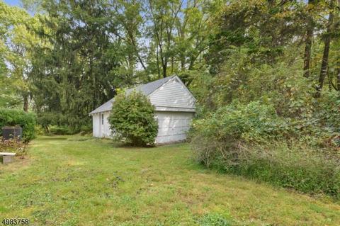 8 Old Mill Rd, Chester, NJ 07930 | 15 Photos - Movoto