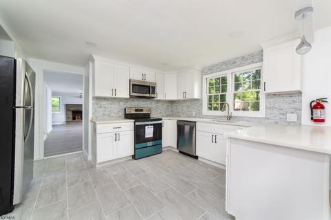 7 Janice St, Stanhope, NJ 07874 | 14 Photos - Movoto