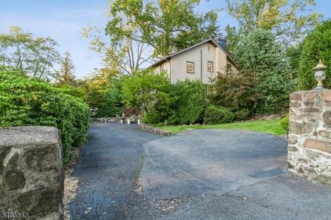 37 Lenape Trl, Wayne, NJ 07470 | 27 Photos | MLS #3741171 - Movoto