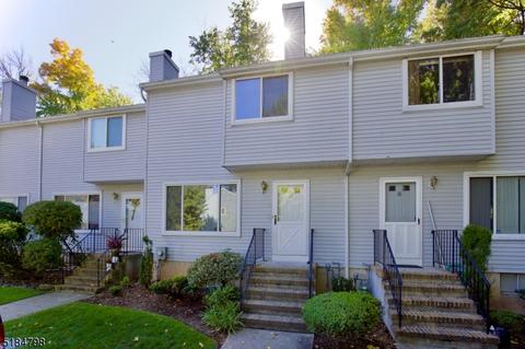 Condo/Townhouse Homes for Sale in Roselle NJ.