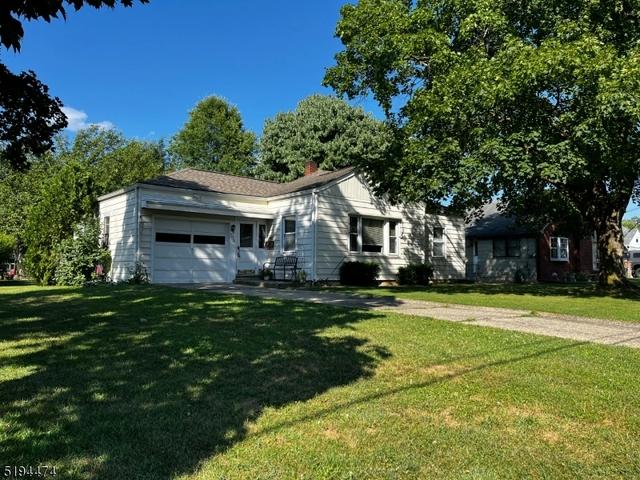 703 Pahaquarry St, Belvidere, NJ 07823 | 1 photo - Movoto