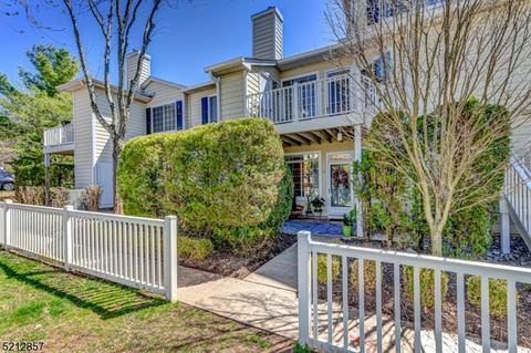 35 Wentworth Rd, Bedminster, NJ 07921 | 23 Photos | MLS #3838025 - Movoto