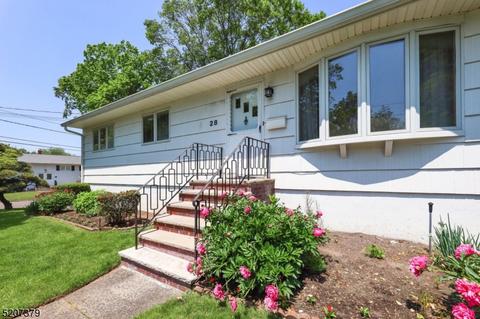 28 Teak Rd, Dumont, NJ 07628 | 24 Photos | MLS #3845380 - Movoto