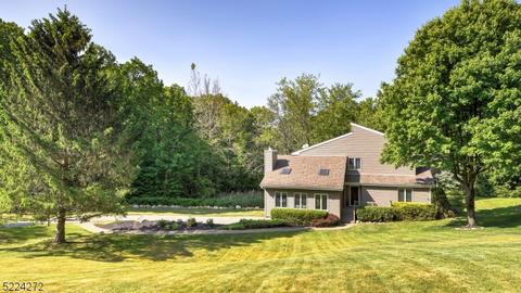 37 W Windy Bush Ln, Sparta, NJ 07871 | 28 Photos - Movoto