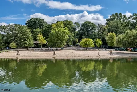 930 Pines Lake Dr, Wayne, NJ 07470 | 45 Photos - Movoto