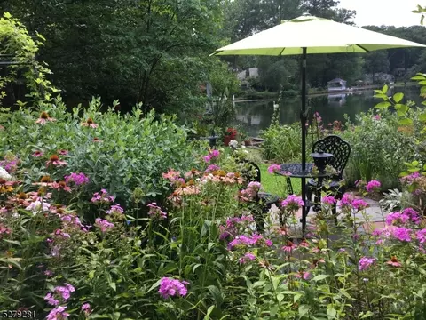 30 Upper Rainbow Trl, Denville, NJ 07834 | 21 Photos - Movoto