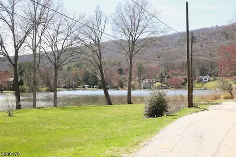 38 Compass Ave, West Milford, NJ 07480 | 33 Photos - Movoto