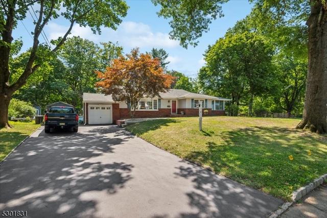 5 Juniper Dr, Morris Plains, NJ 07950 | 40 Photos - Movoto